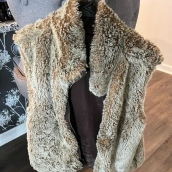 Old Navy | Jackets & Coats | Old Navy Cotton Brown Reversible Faux Fur Zip Up Vest Womens Size ...